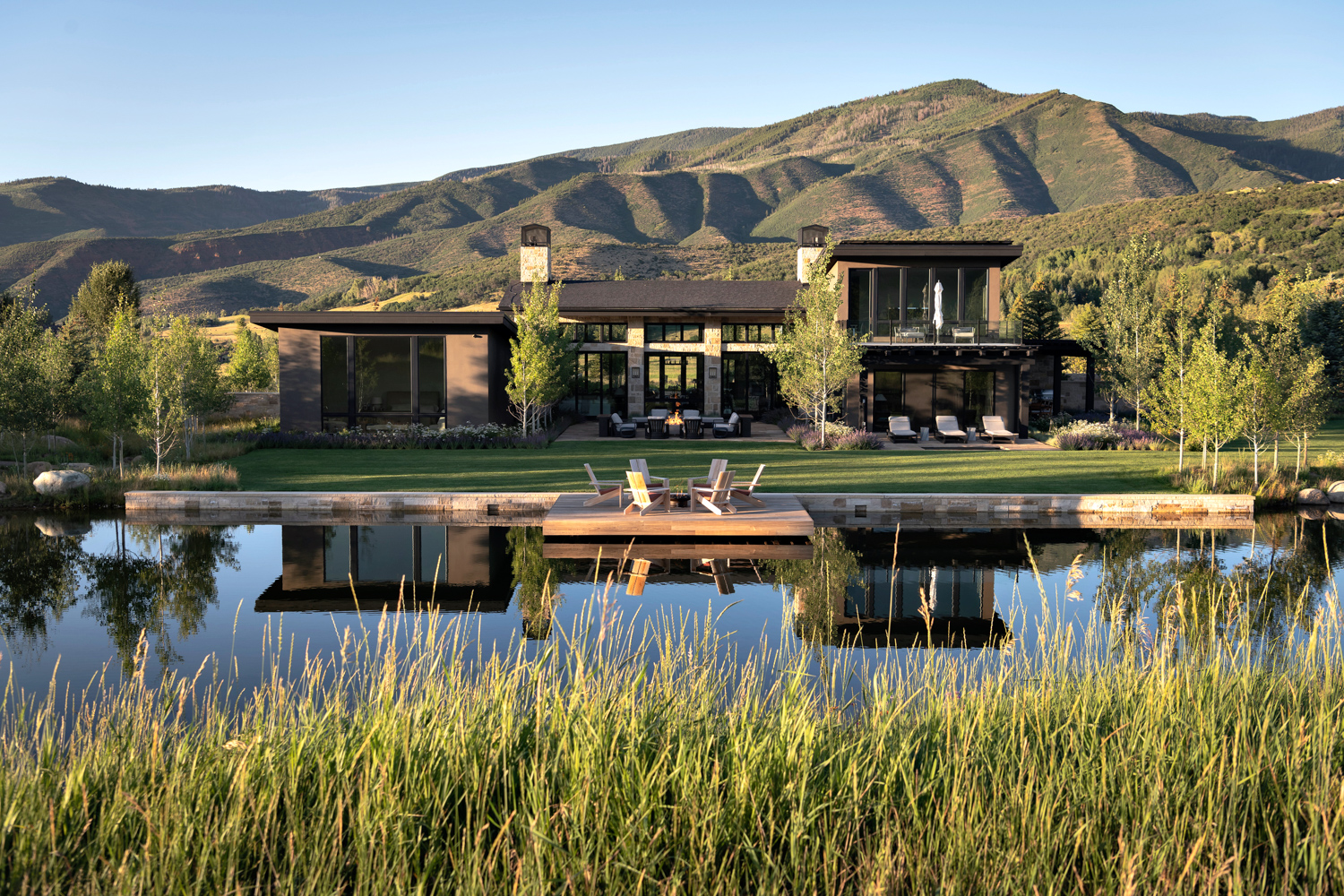 14 Outdoor Spaces Making The Most Of Their Landscapes | LUXE Interiors ...